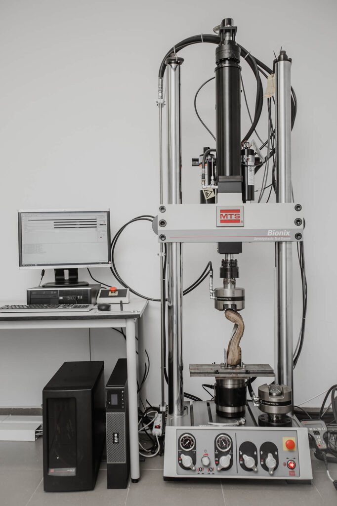 Strength of materials lab - EHTIC